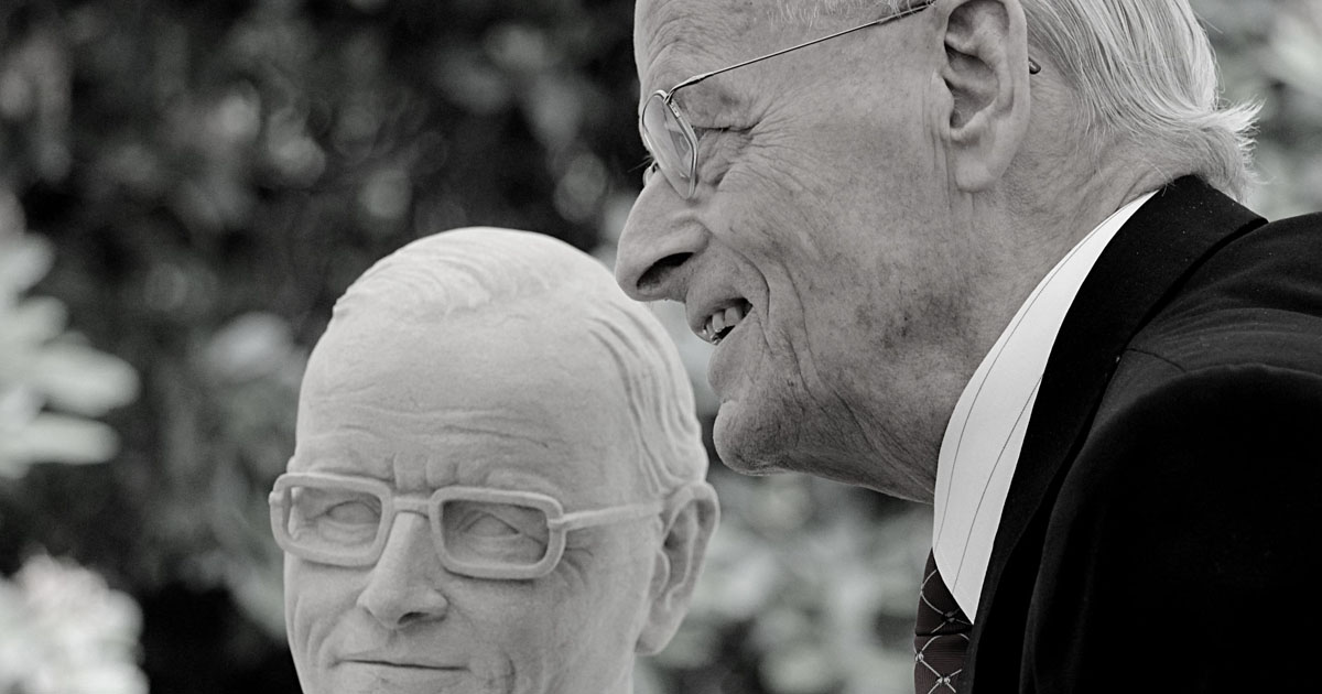 Carl Hahn dies aged 96
